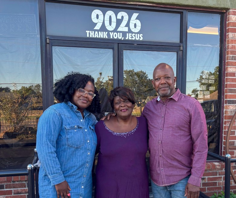 Local family feeds hundreds of Tulsans after viral video