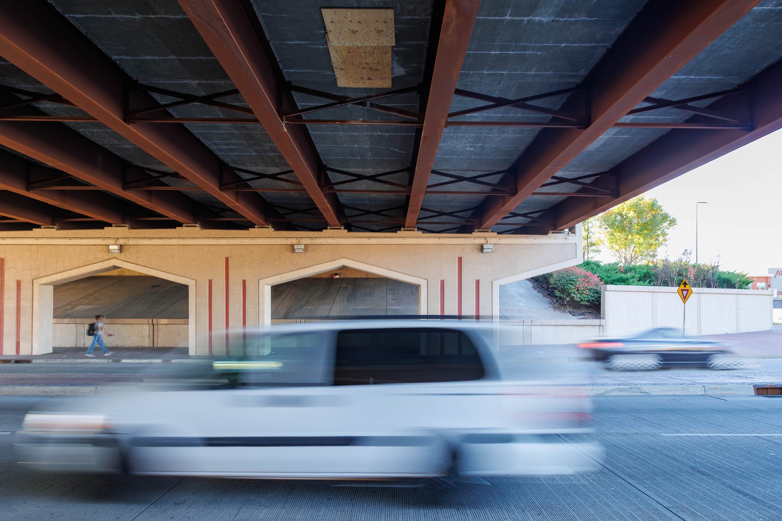 Chunks of Interstate 44 are falling onto Peoria. ODOT plans to fix it ...