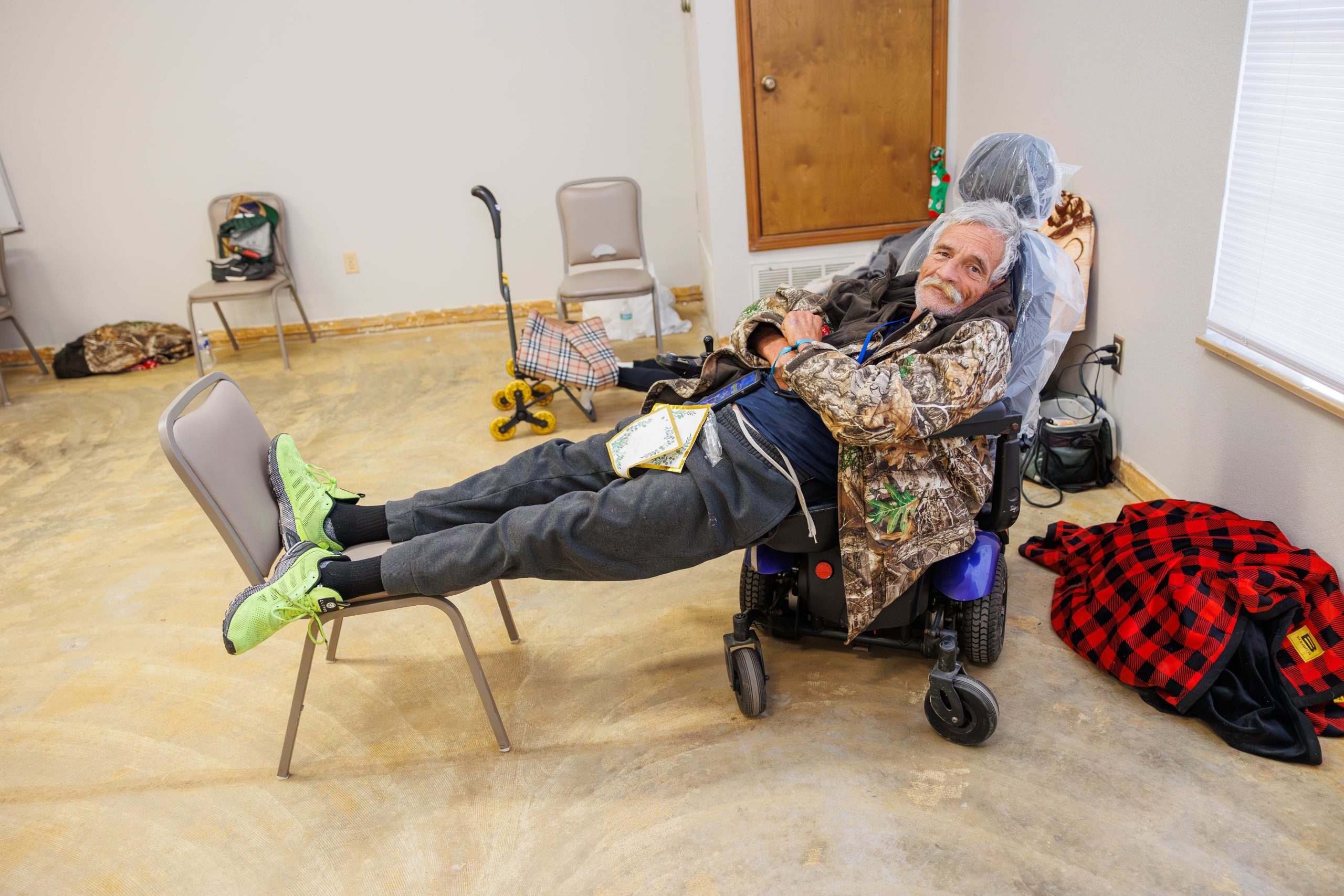 New homeless shelter offers warmth and meals to east Tulsans